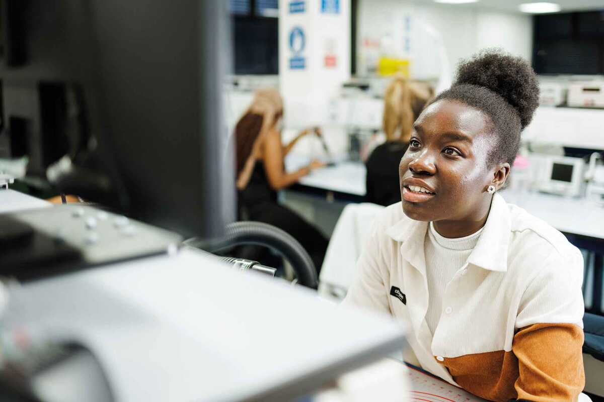 Electrical and Electronic Engineering including a Foundation Year ...