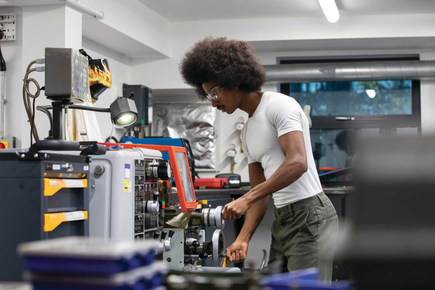 Electrical and Electronic Engineering including a Foundation Year ...