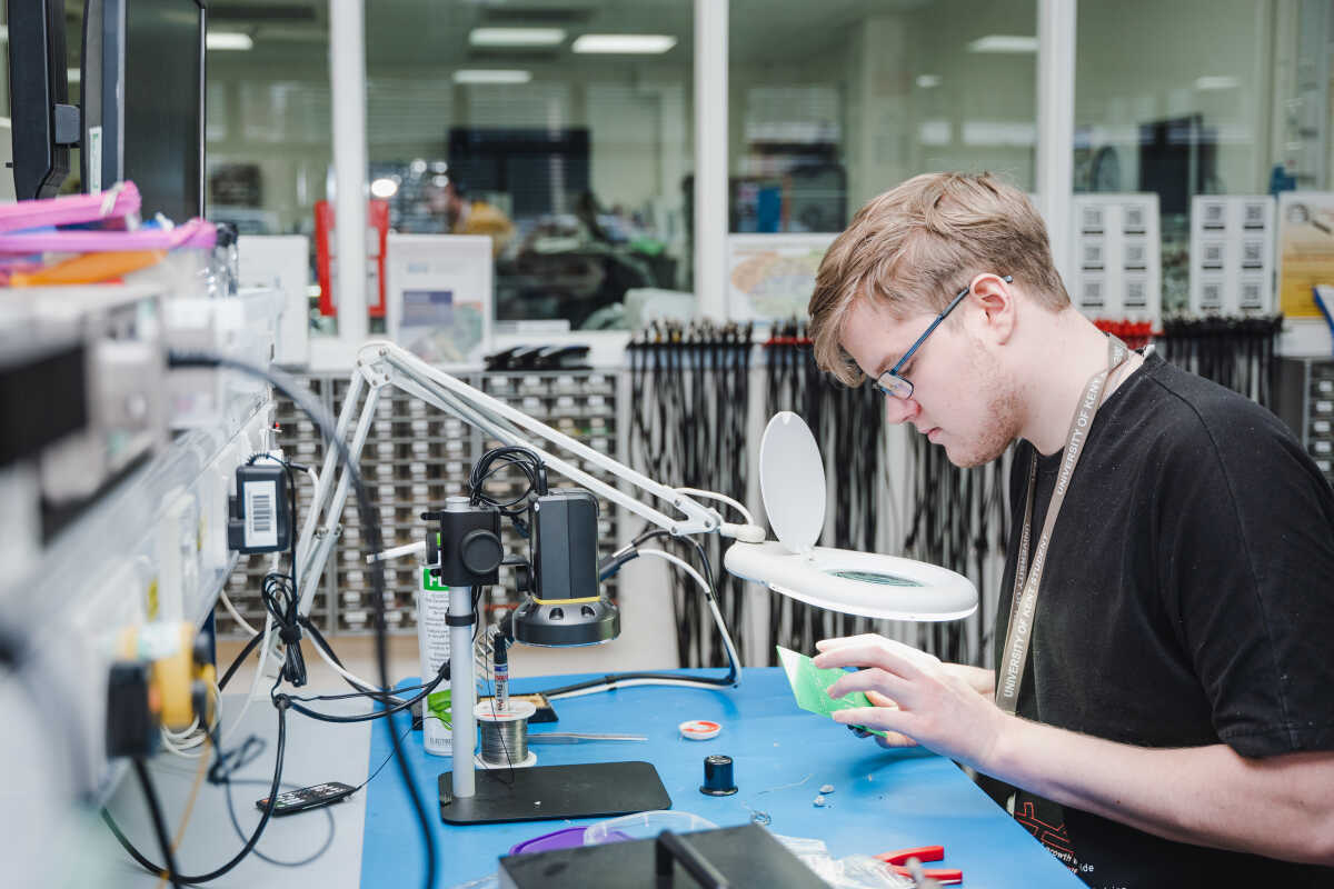 Electronic and Computer Engineering - BEng (Hons) - Undergraduate ...