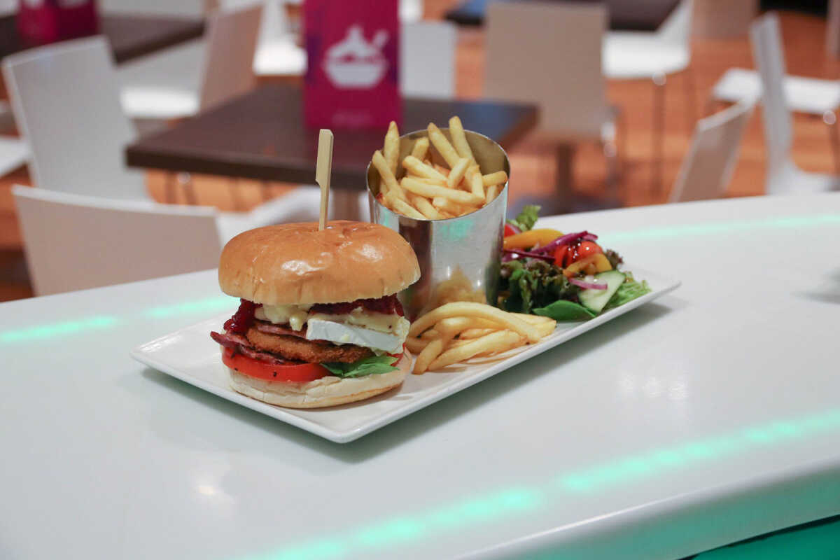 Eat, drink and shop - Canterbury - University of Kent